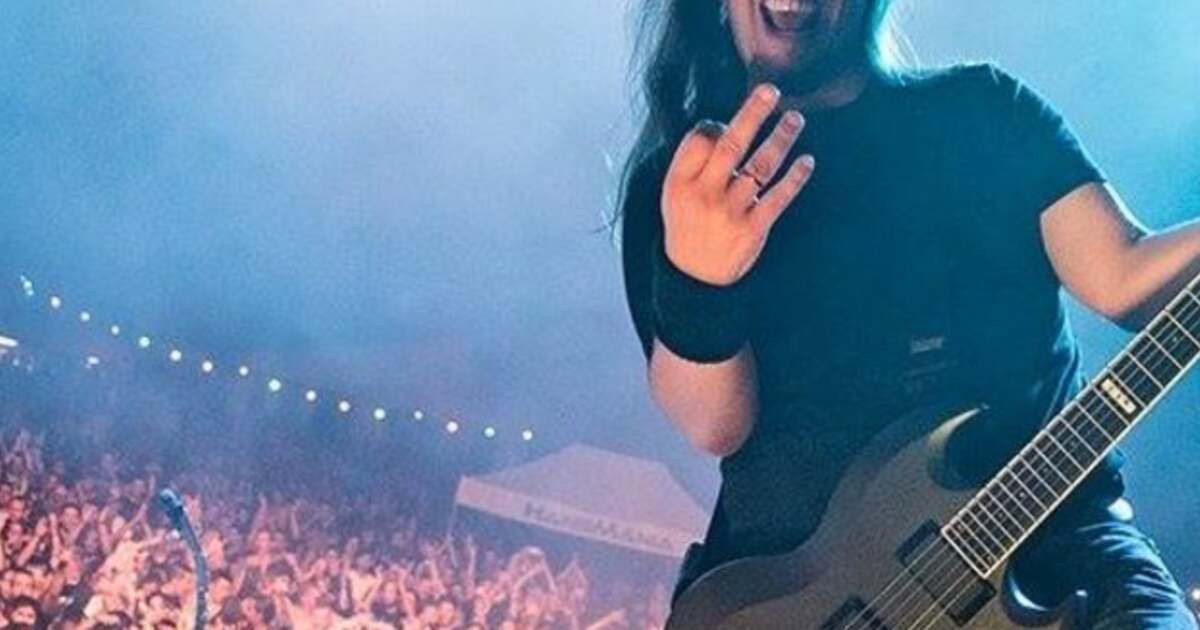 A Depresszió zenekar énekese, Halász Feri: egész éjjel a színpadon ...